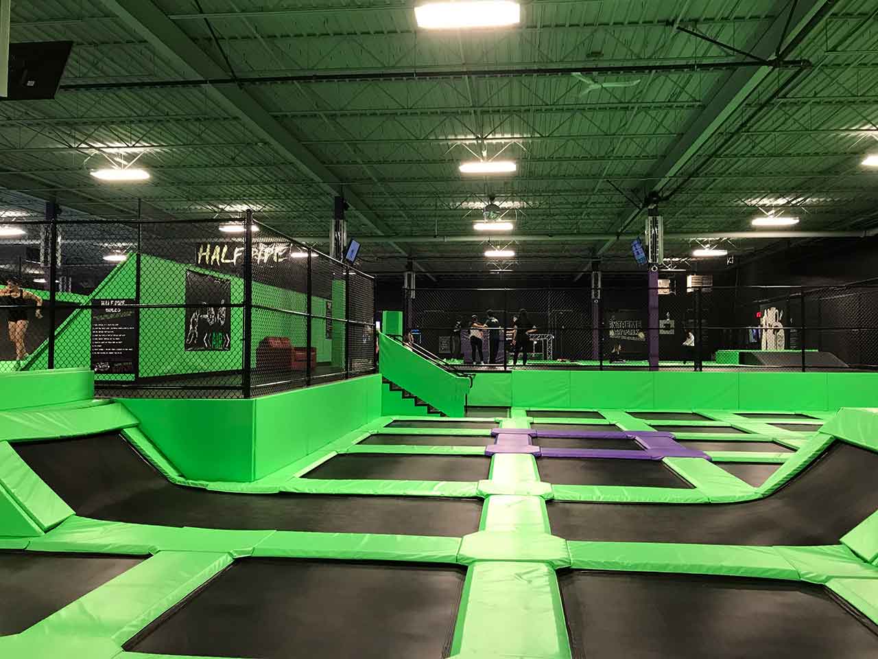 【Extreme Air Park】バンクーバーで友達とトランポリンで遊ぼう！